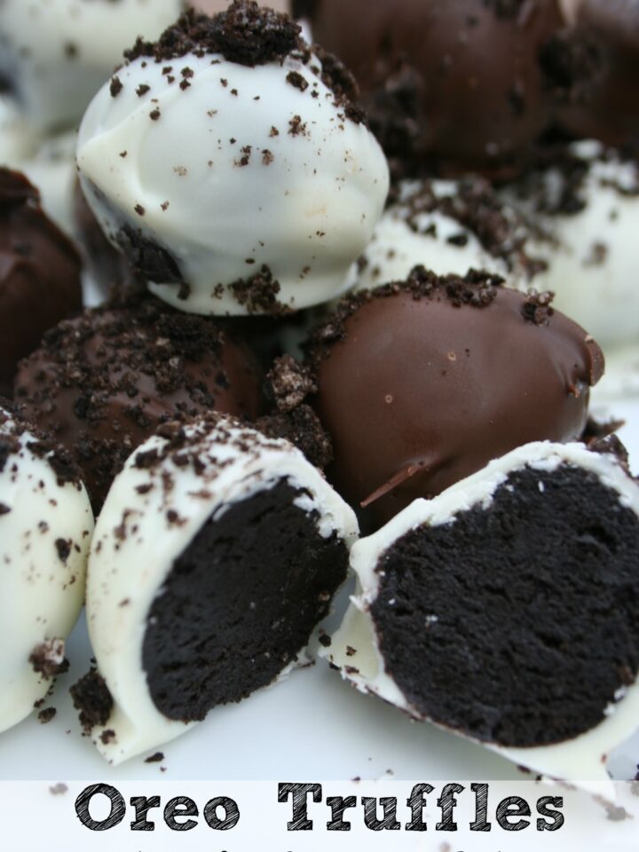 Cheesy Baked Ravioli Alfredo Recipe | Moms Need To Know