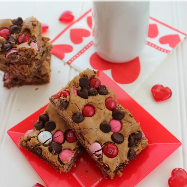 Valentine Blondie Bars | Moms Need To Know